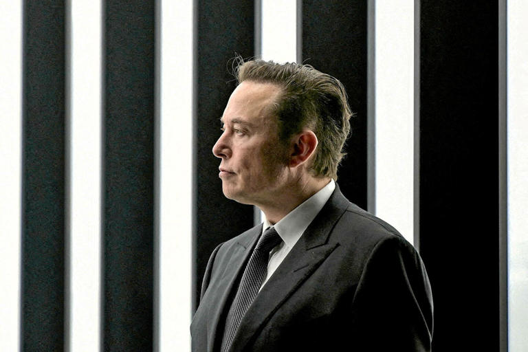 Morts au travail, espionnage, défaillances des Tesla… La face sombre d ...