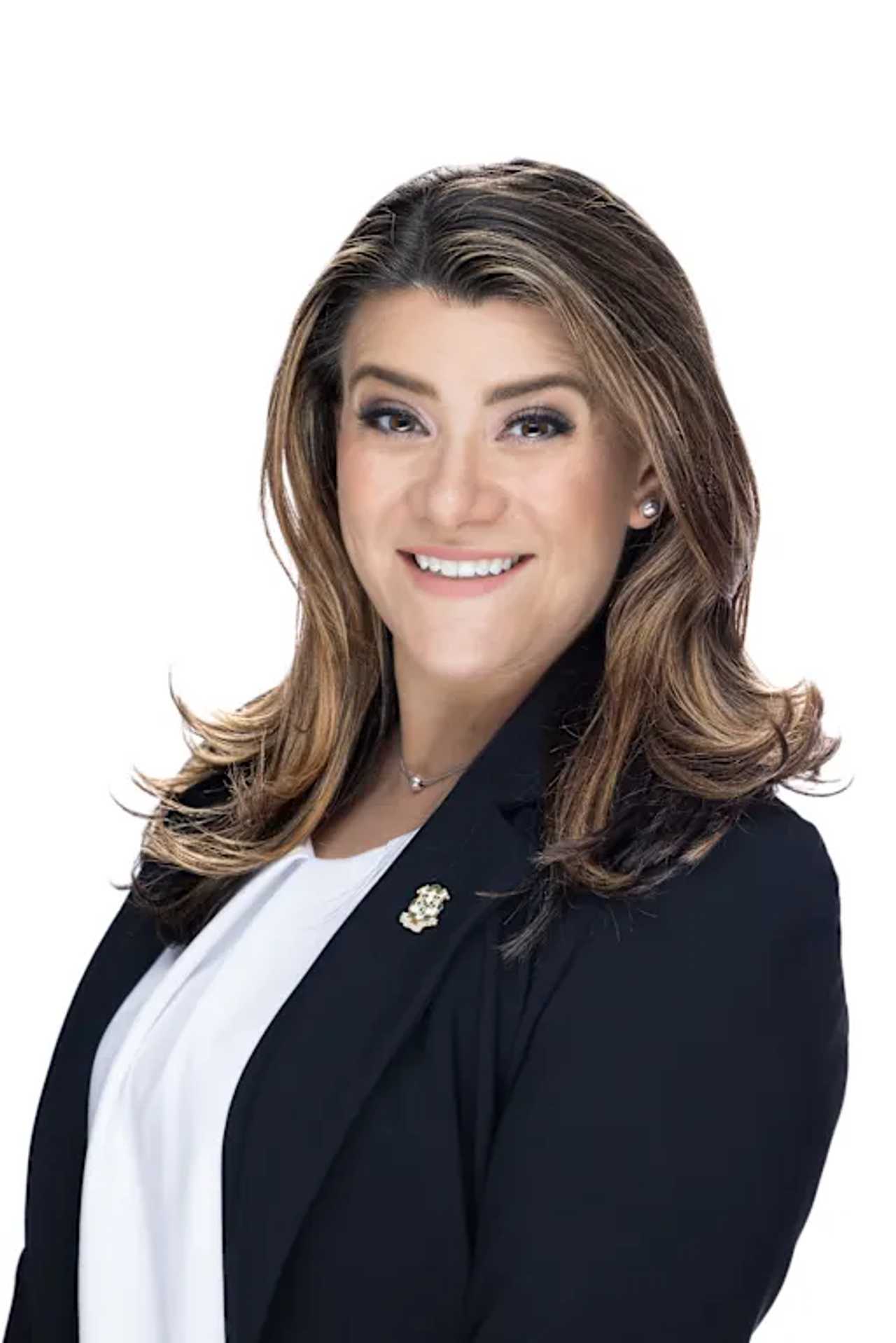 Republican Erin Stewart ends CT governor bid amid claims she used ...