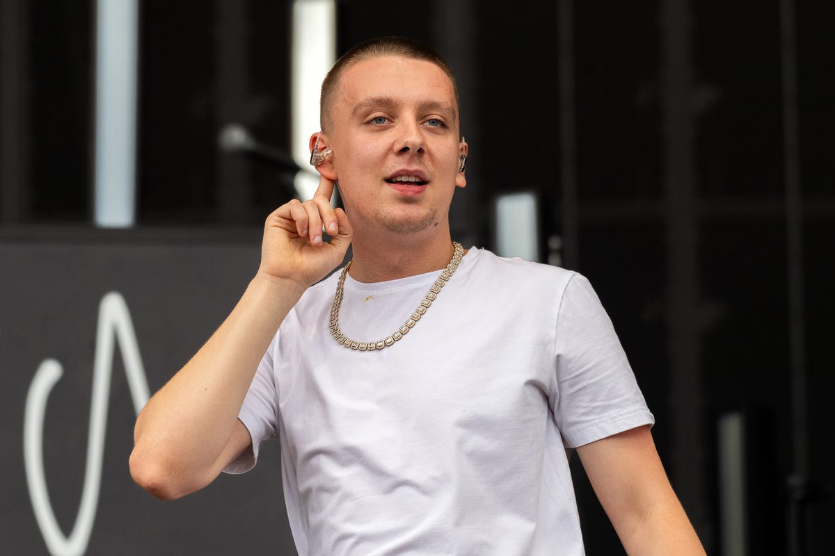 Aitch's real name, career and Amelia Dimoldenberg connection explained ...