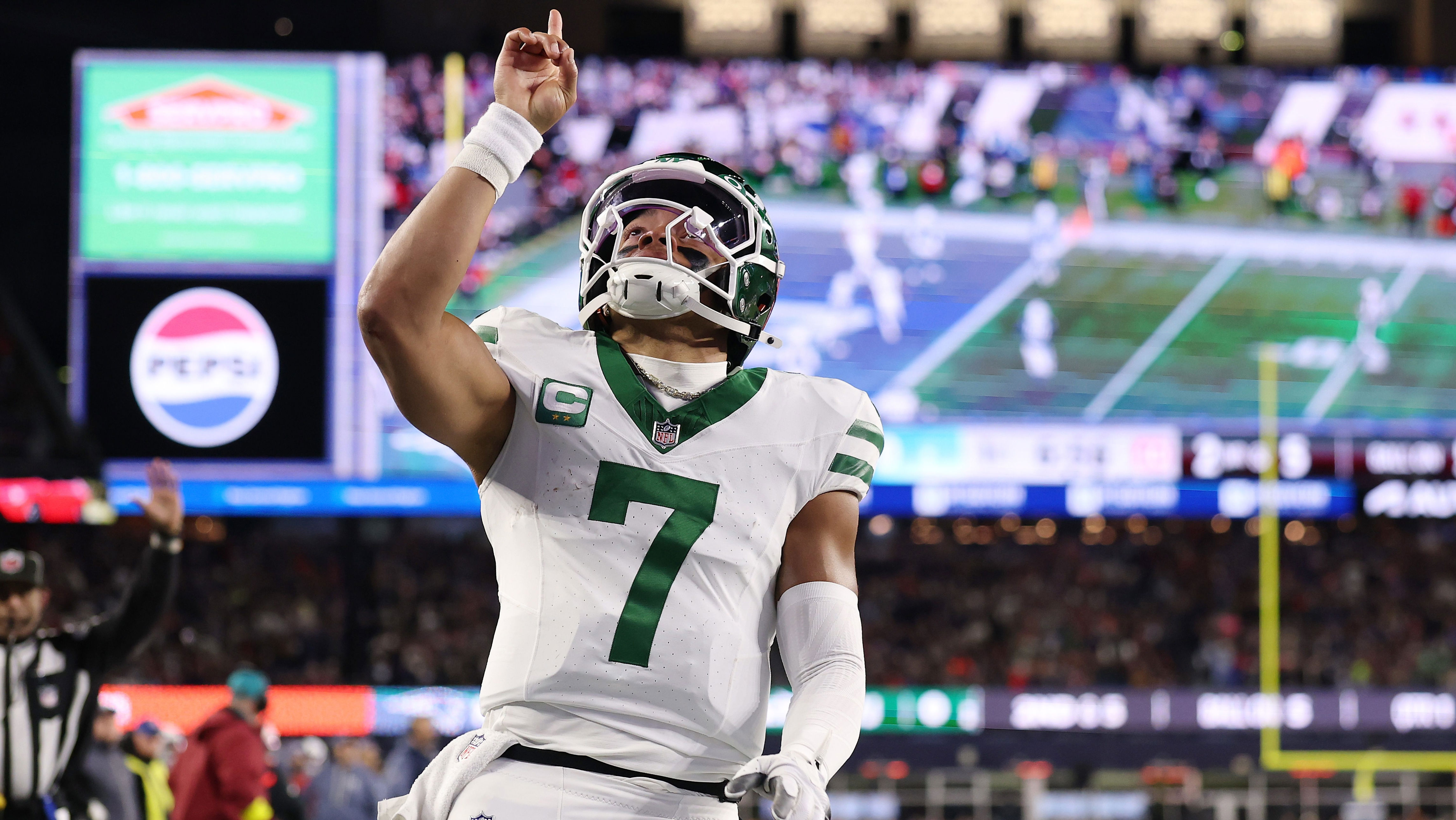 Insider Reveals Top Trade Destinations for Jets QB Justin Fields