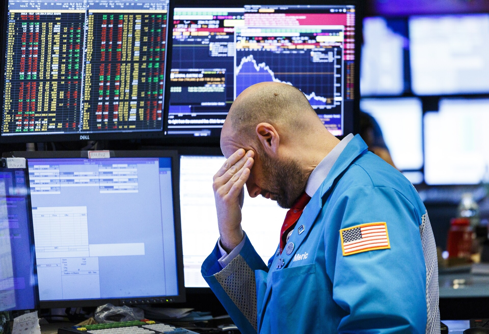 Wall Street: Βουτιά 500 μονάδων για τον Dow – Άλμα στο πετρέλαιο λόγω ...
