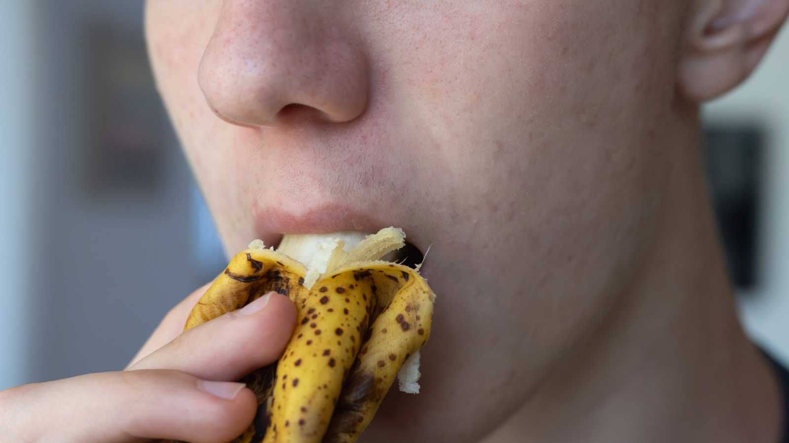 Is it okay to eat bananas with brown spots?