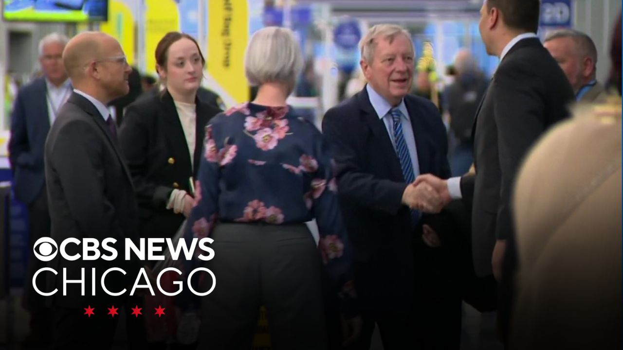 Sen. Durbin thanks O'Hare air traffic controllers after government ...