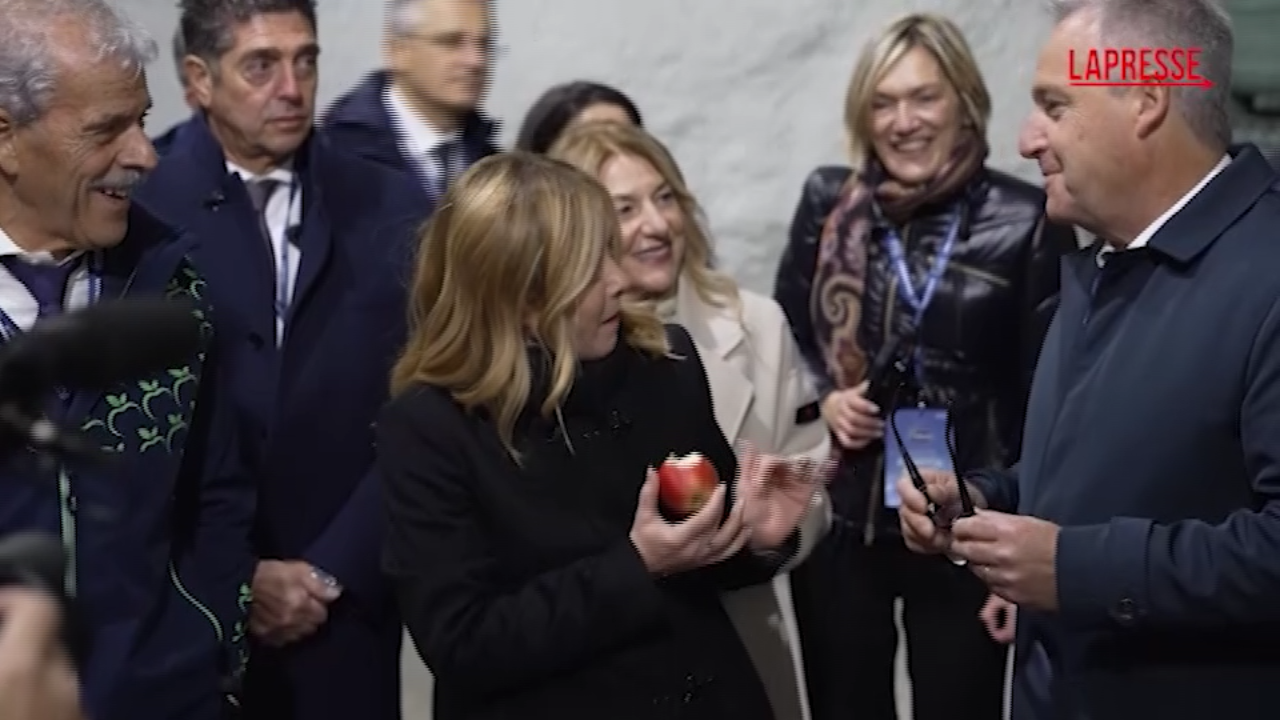 Trentino, Meloni all'inaugurazione della funivia delle mele targata ...