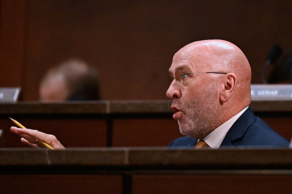 Epstein vote: Lone Republican votes against files release