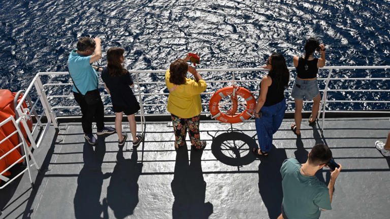 Πού ταξιδεύουν οι Έλληνες την Πρωτομαγιά - Ξεχωρίζουν Ναύπακτος και ...