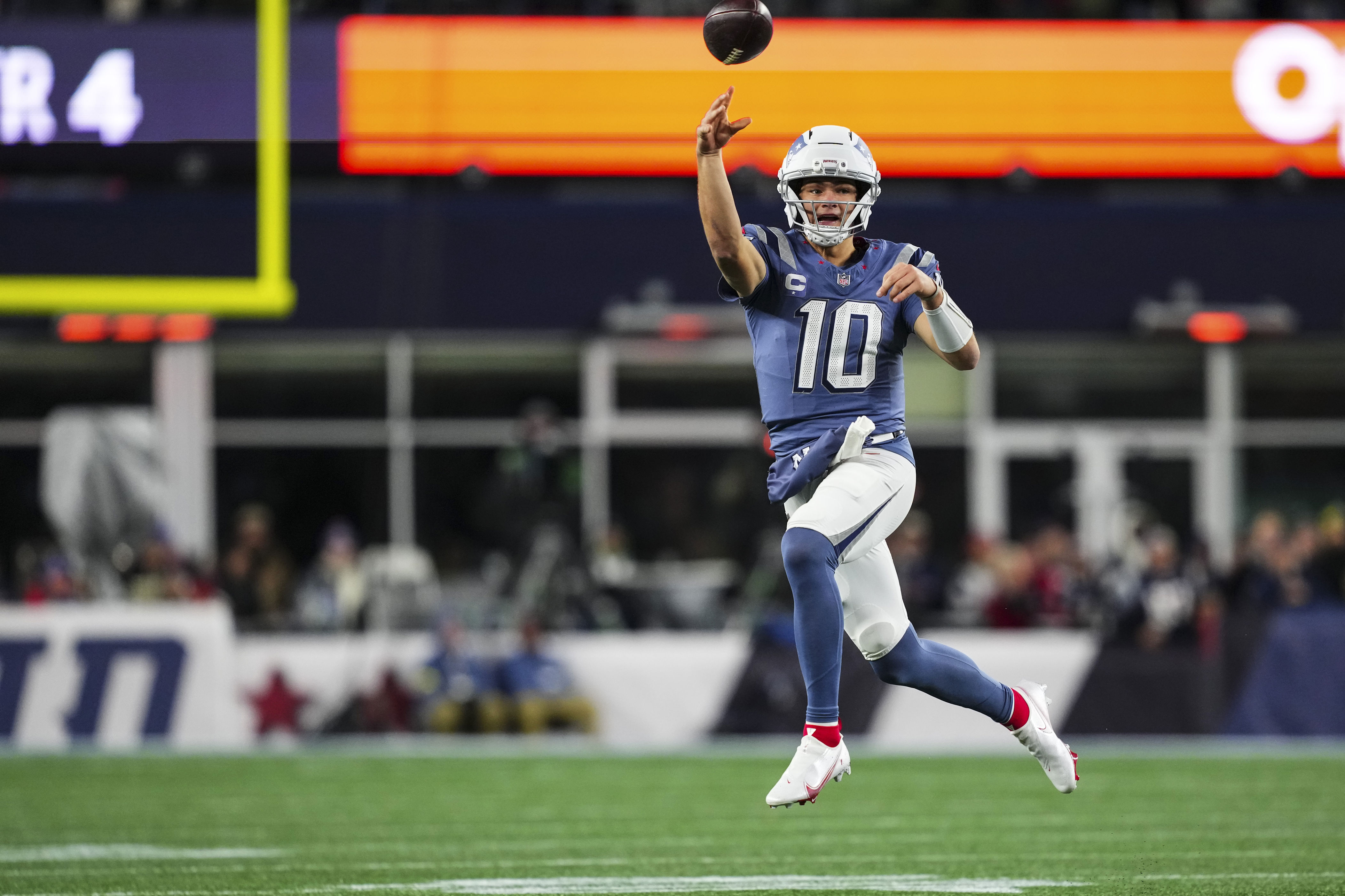 Maye’s Plays: Pocket movement shines in primetime victory