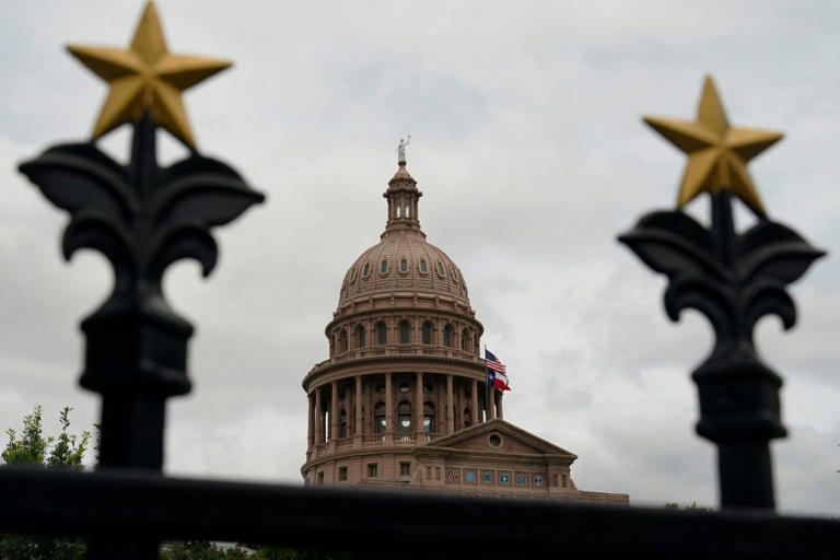 Federal Judges Block Texas From Using New US House Map in 2026 Midterms