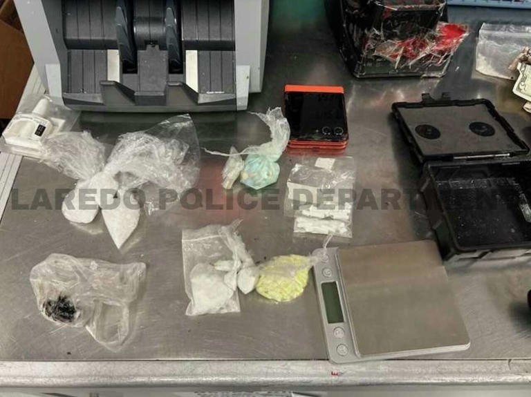 Police seize stolen handgun, cocaine, meth, fentanyl in south Laredo stop
