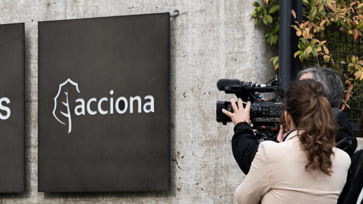 Acciona suspende cautelarmente a dos empleados investigados por el caso ...