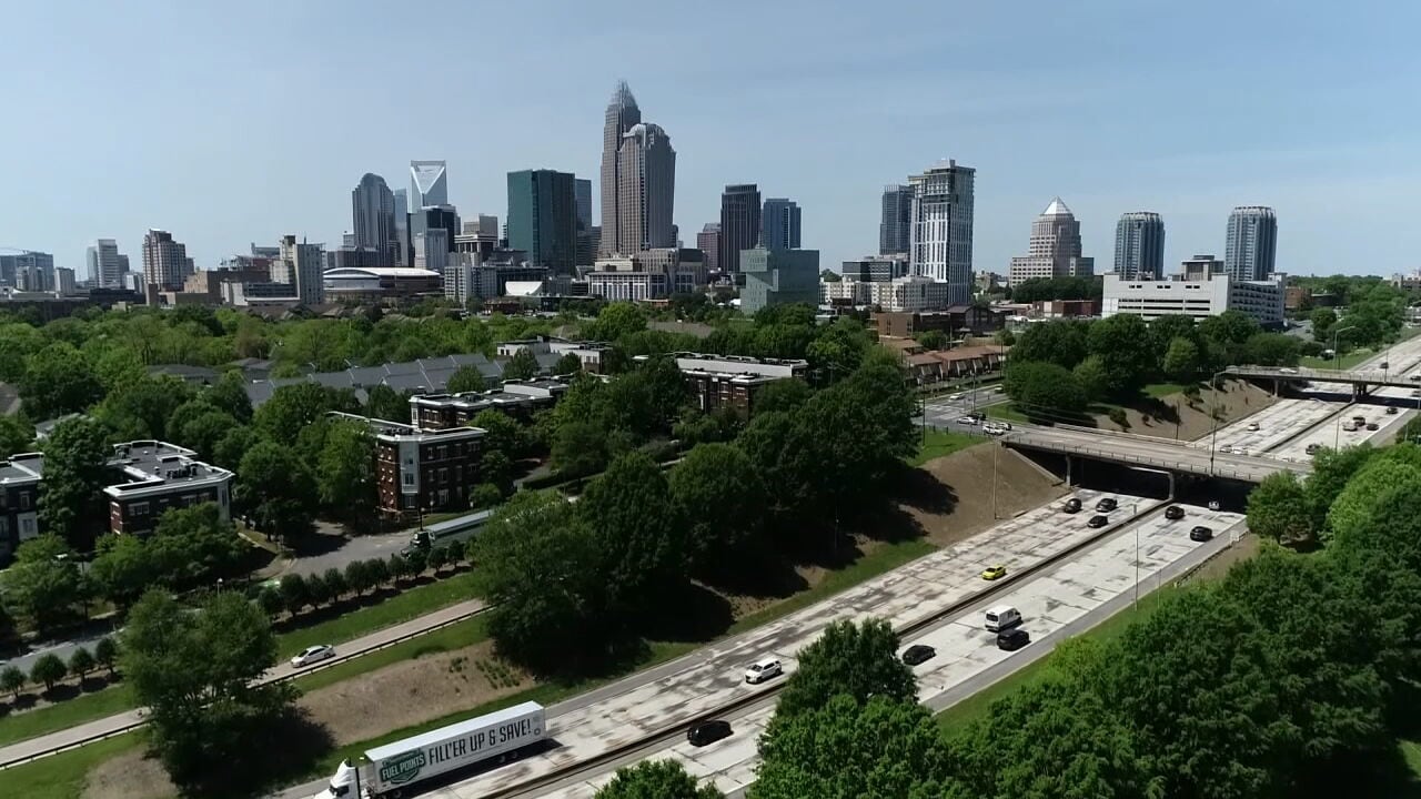 Could Charlotte judge release hundreds of immigrants like Chicago did?