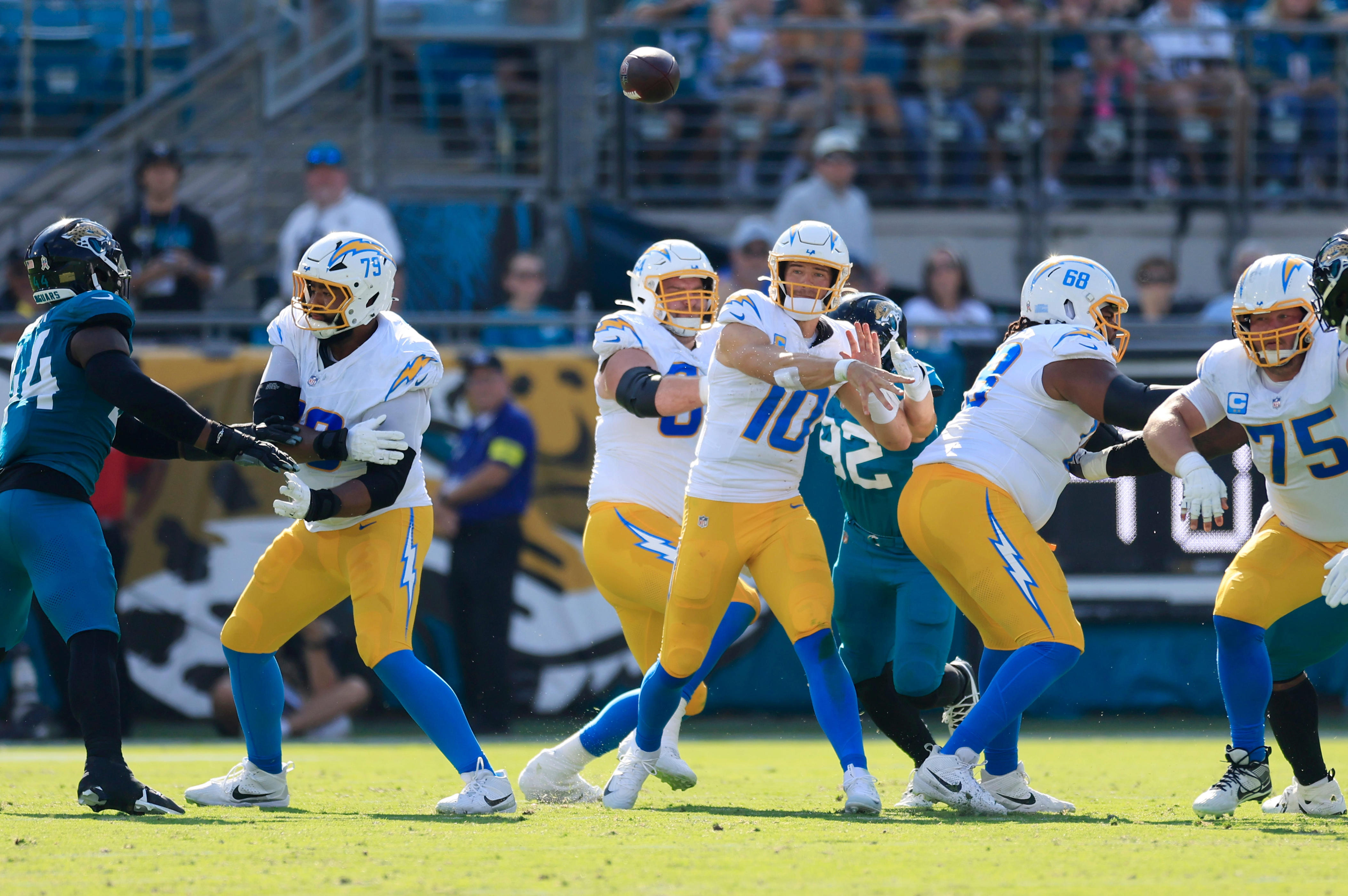 Where Chargers rank statistically on offense, defense heading into bye week