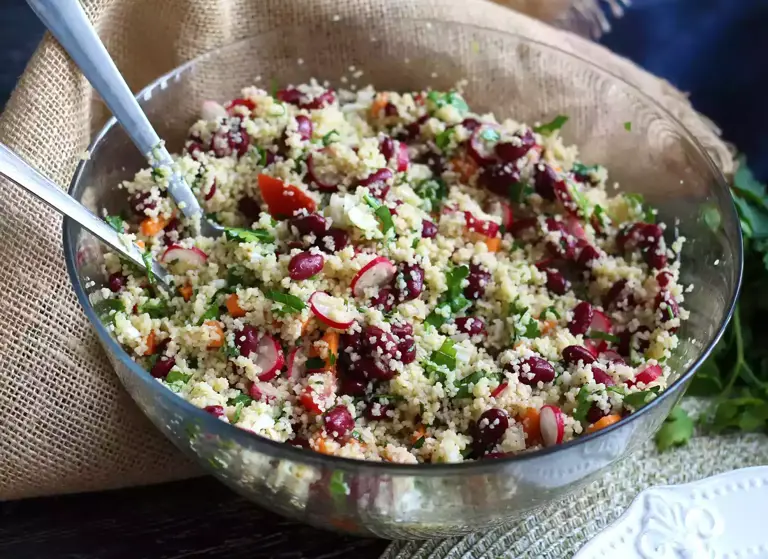 Salade couscous pour une entrée simple, saine et colorée