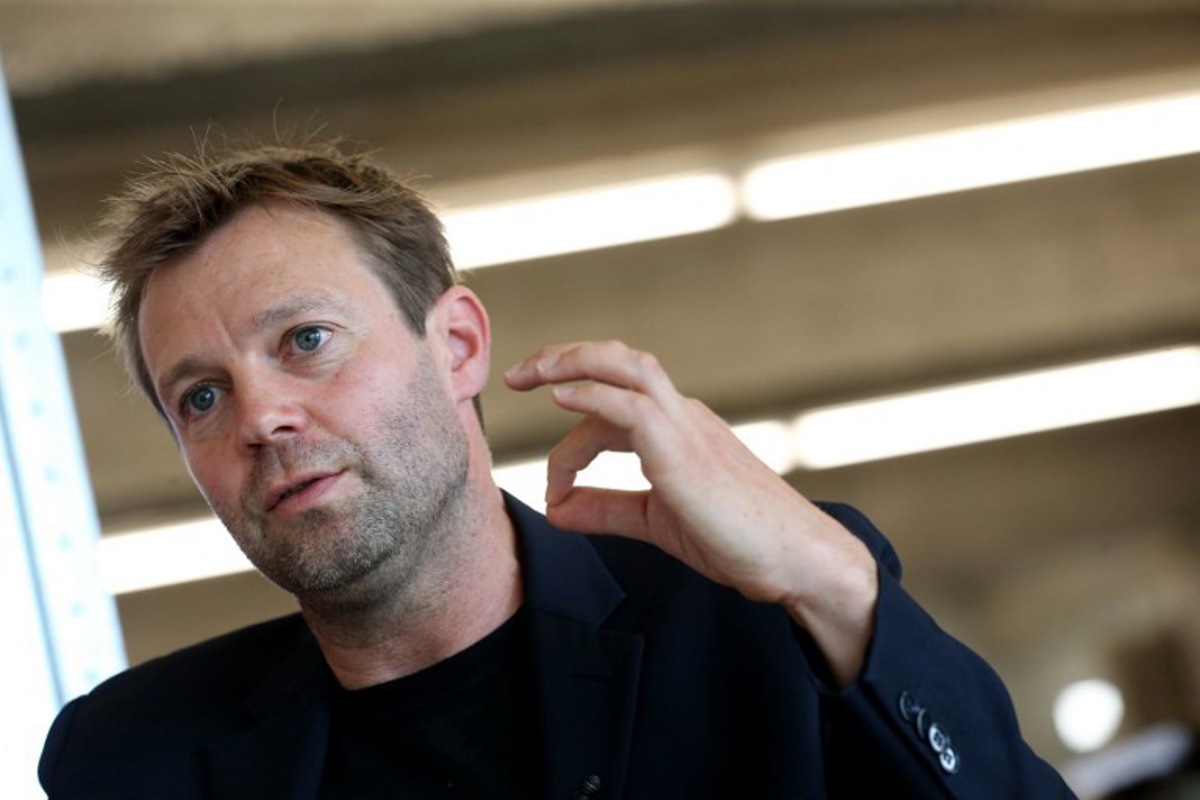 Bas Smets fait officier des Arts des Lettres