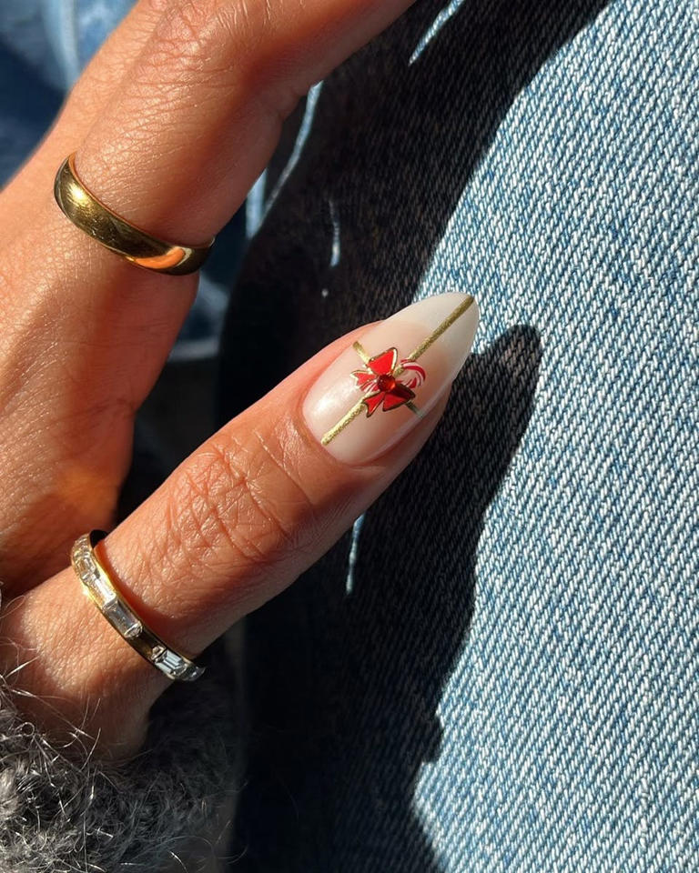 It's Time: All the Festive Christmas Nail Inspo You Need, From Kitschy ...