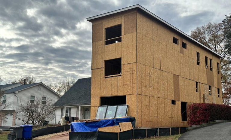 3-story home addition sparks outcry in Fairfax County neighborhood