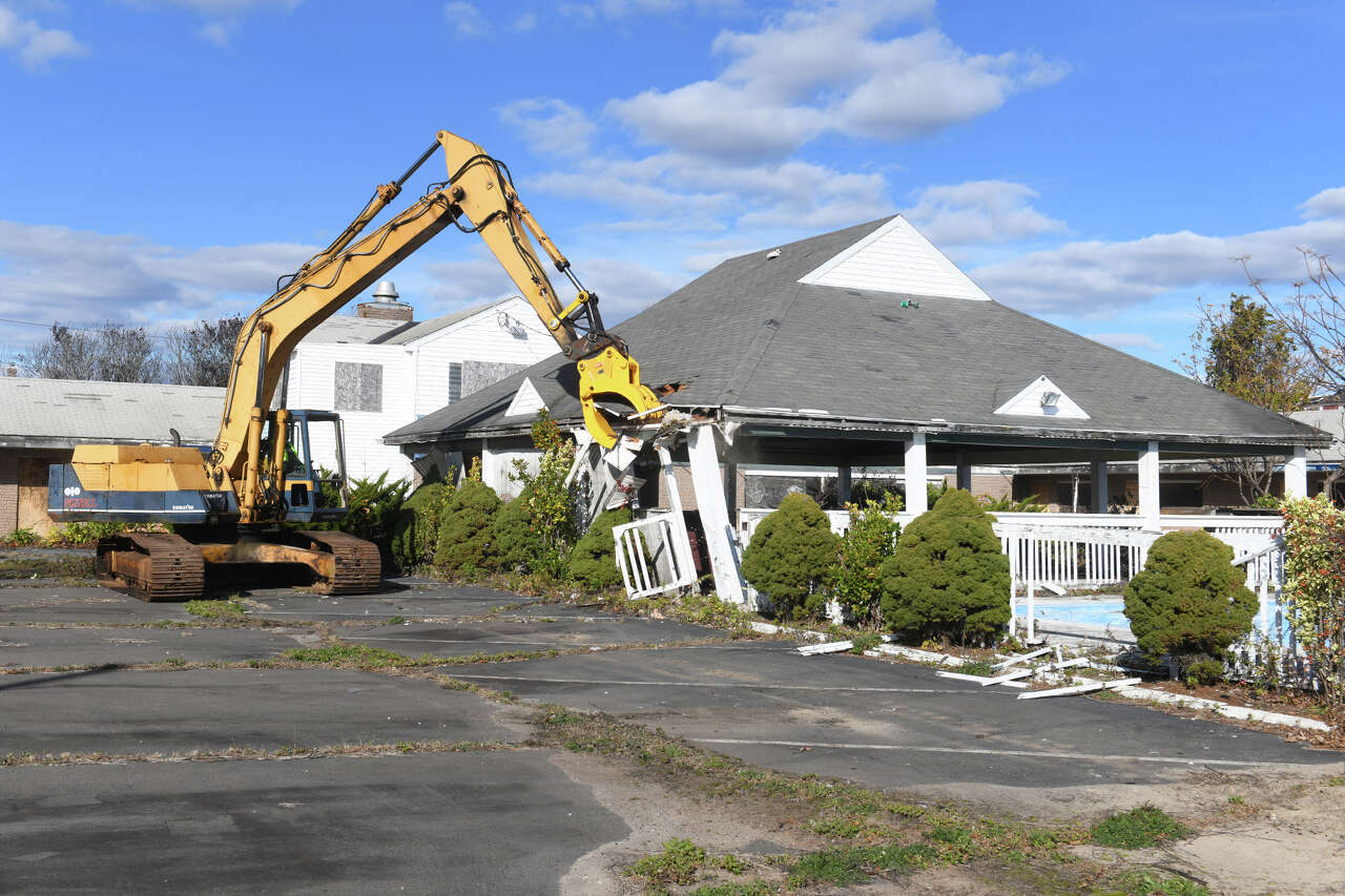 Demolition of The Debonair Beach Motel, a fixture on the West Haven ...