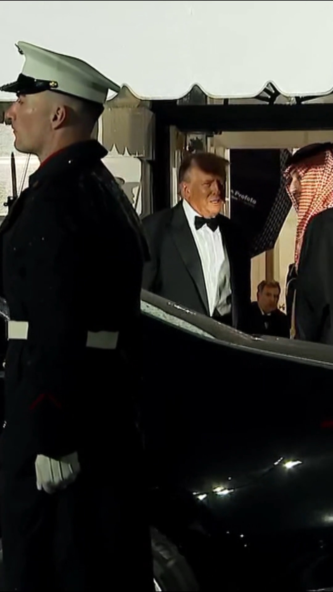Pres. Trump greets Saudi Crown Prince ahead of state dinner