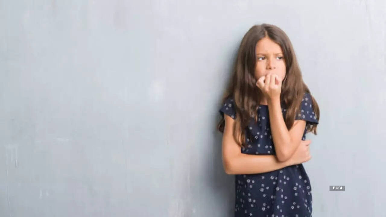 7 early signs of anxiety in children that parents often ignore