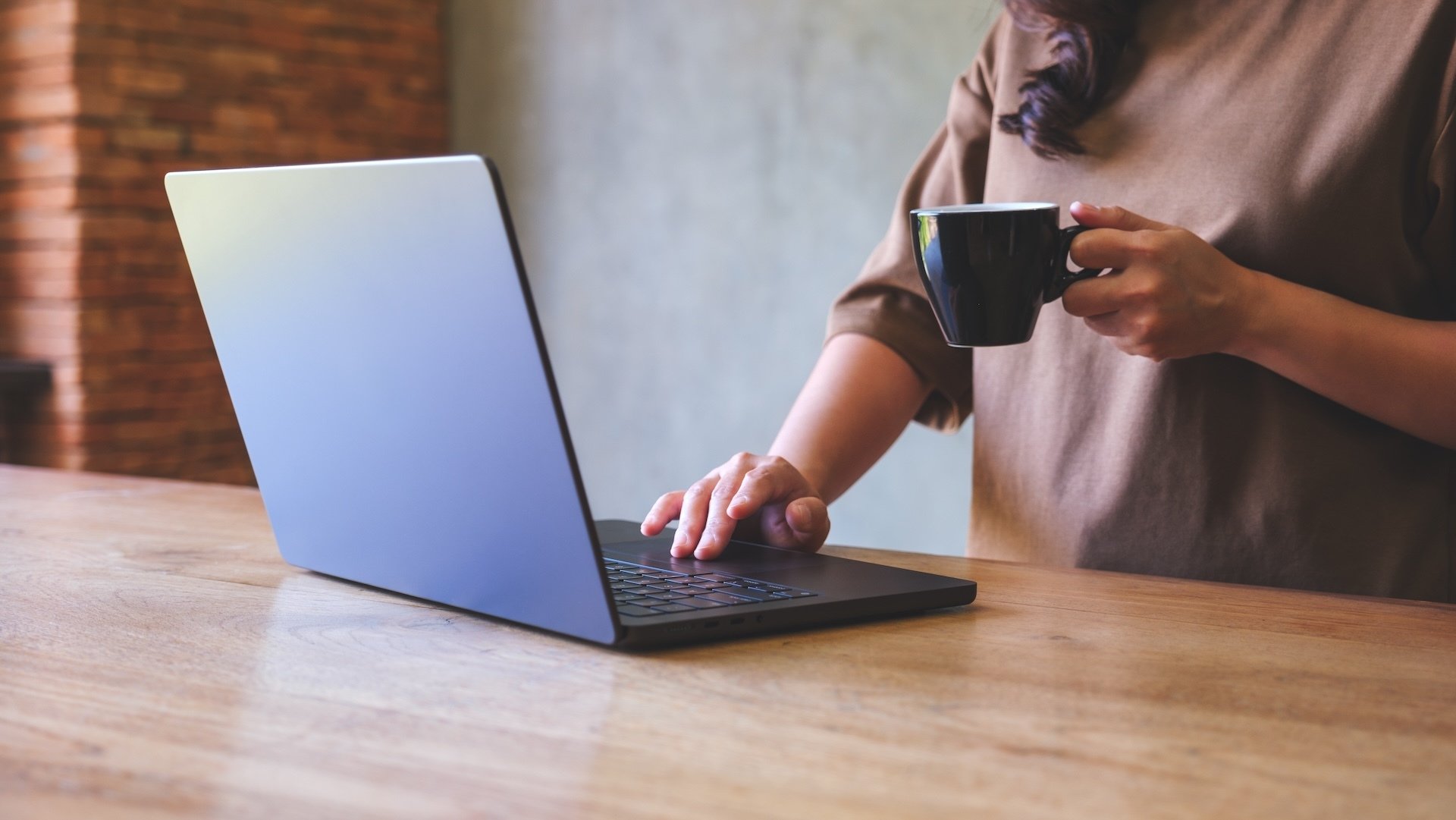 How I Turned My Laptop Into a Distraction-Free Writing Device