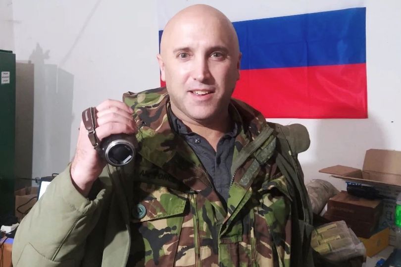 Putin-loving Brit in 'war crime probe' after 'filming pigs eating ...