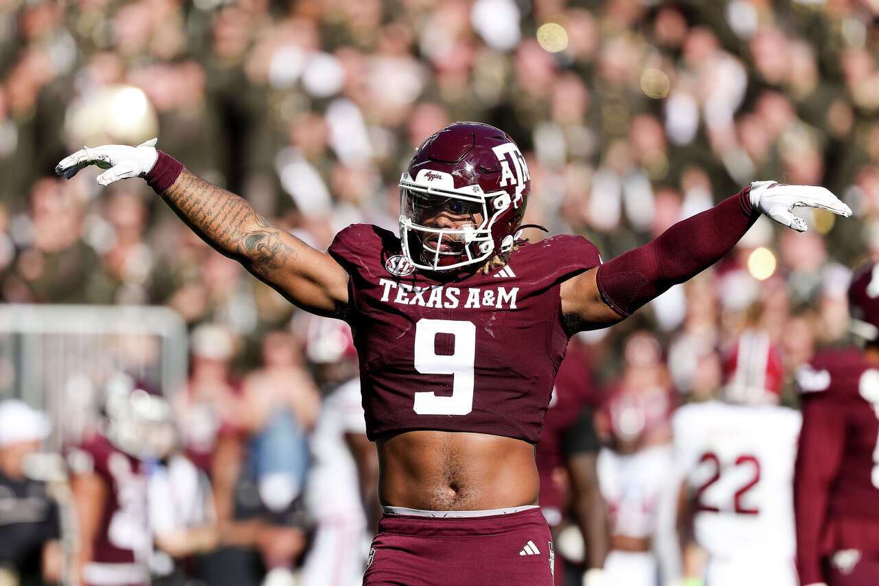 5 Texas A&M players to watch in 2026 NFL Draft including Cashius Howell ...