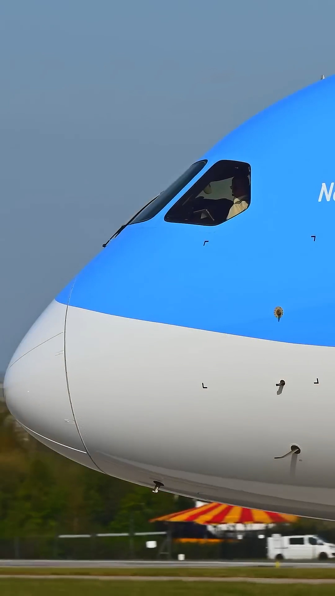 Close-Up View of the Boeing 787