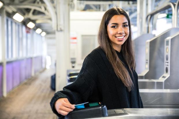 New contactless pay as you go set for Southern and Thameslink stations