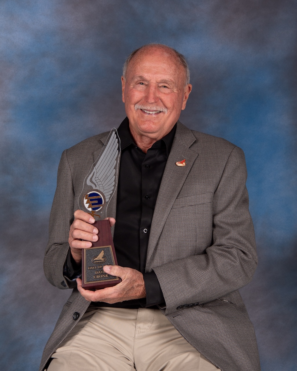 Experimental Aircraft Association (EAA) Inducts Five Aviation Leaders ...