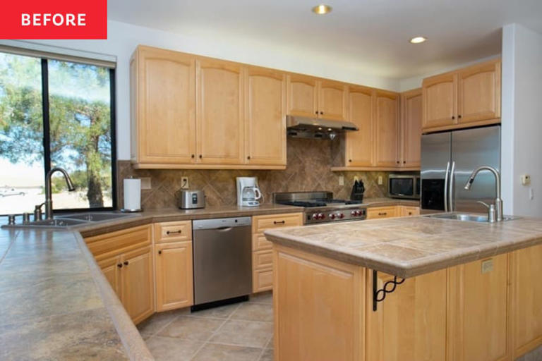 Before & after: Dated 2000s kitchen gets a striking $2,000 makeover ...