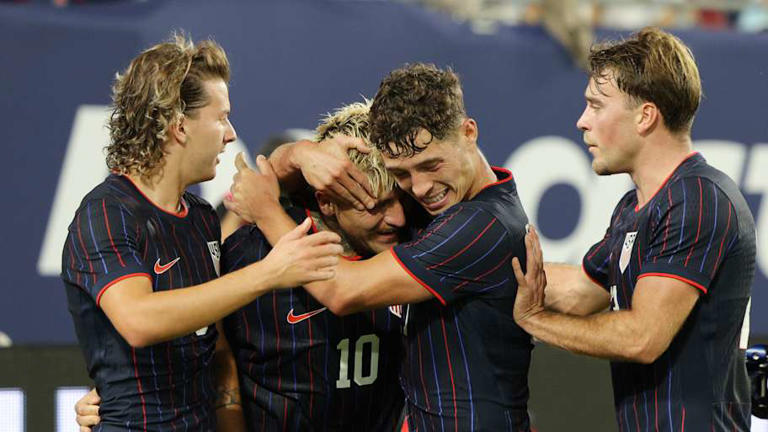 World Cup Group Stage Mock Draw: USMNT Handed Favorable Path to Knockouts