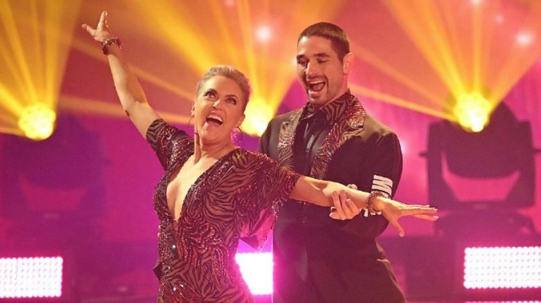 Dancing With The Stars Sends A Frontrunner Home Ahead Of The Finale ...
