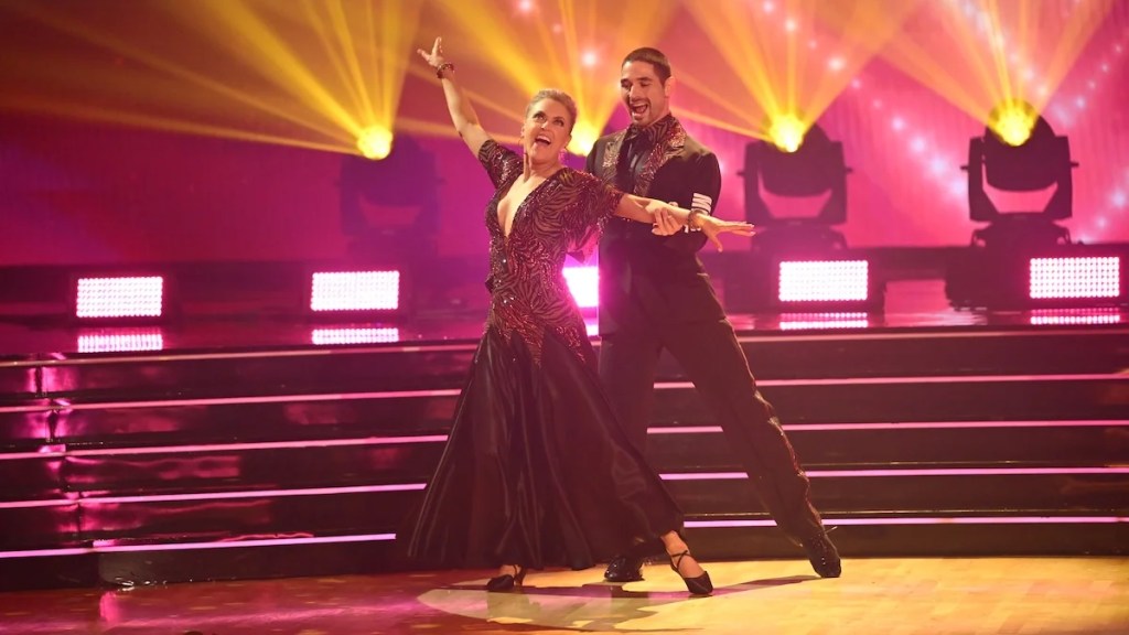 'Dancing With the Stars' Semi-Finals: Here's Who's Competing in the ...