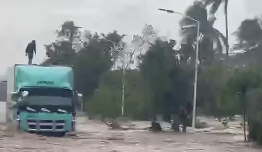 Crew, fired for using van amid Tino, helped rescue 6 in Liloan