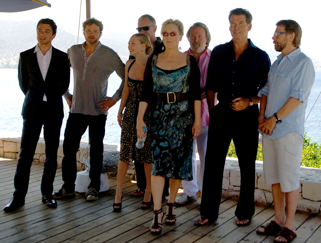 2 ‘Mama Mia’ Stars Reunite in a Heartwarming Red Carpet Moment