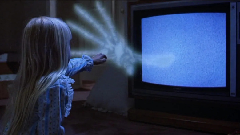 Every Poltergeist Movie In Order & How To Watch Them