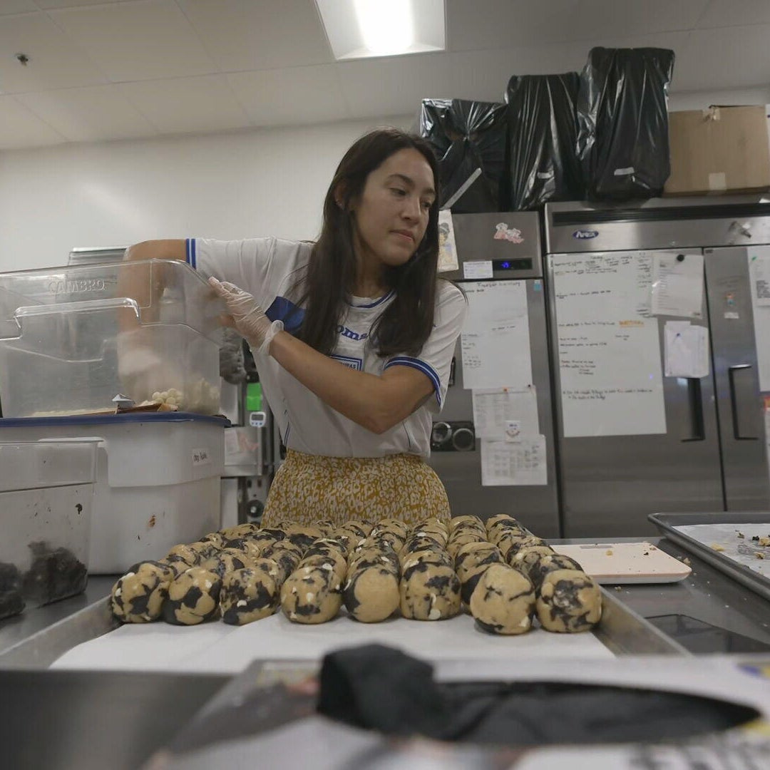 U.S. citizen explains why she closed her bakery amid immigration crackdown
