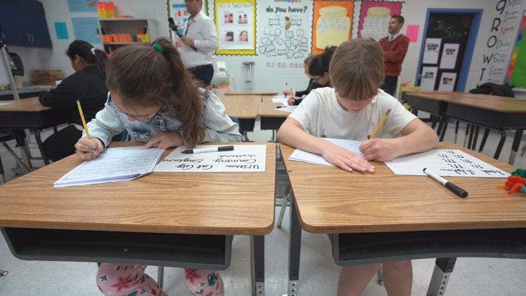 Inside the middle school club, bringing cursive and confidence, back to ...