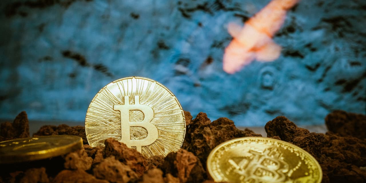 Bitcoin ETF posts record outflow amid crypto bear market