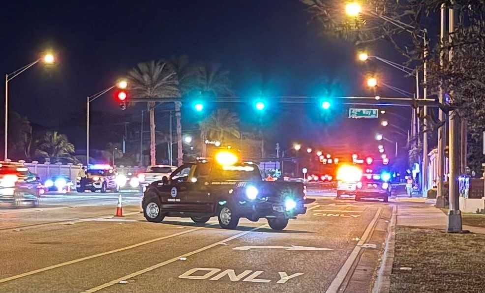 Man shot by deputies after approaching with machete in Palm Beach County