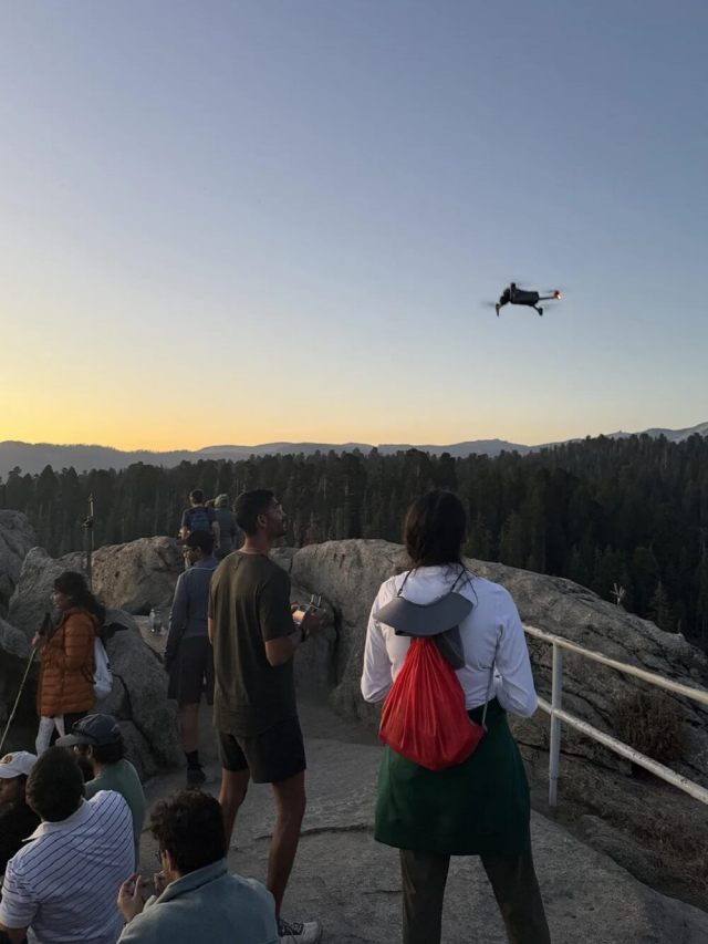 Onlooker captures photo of tourist's careless behavior in national park ...