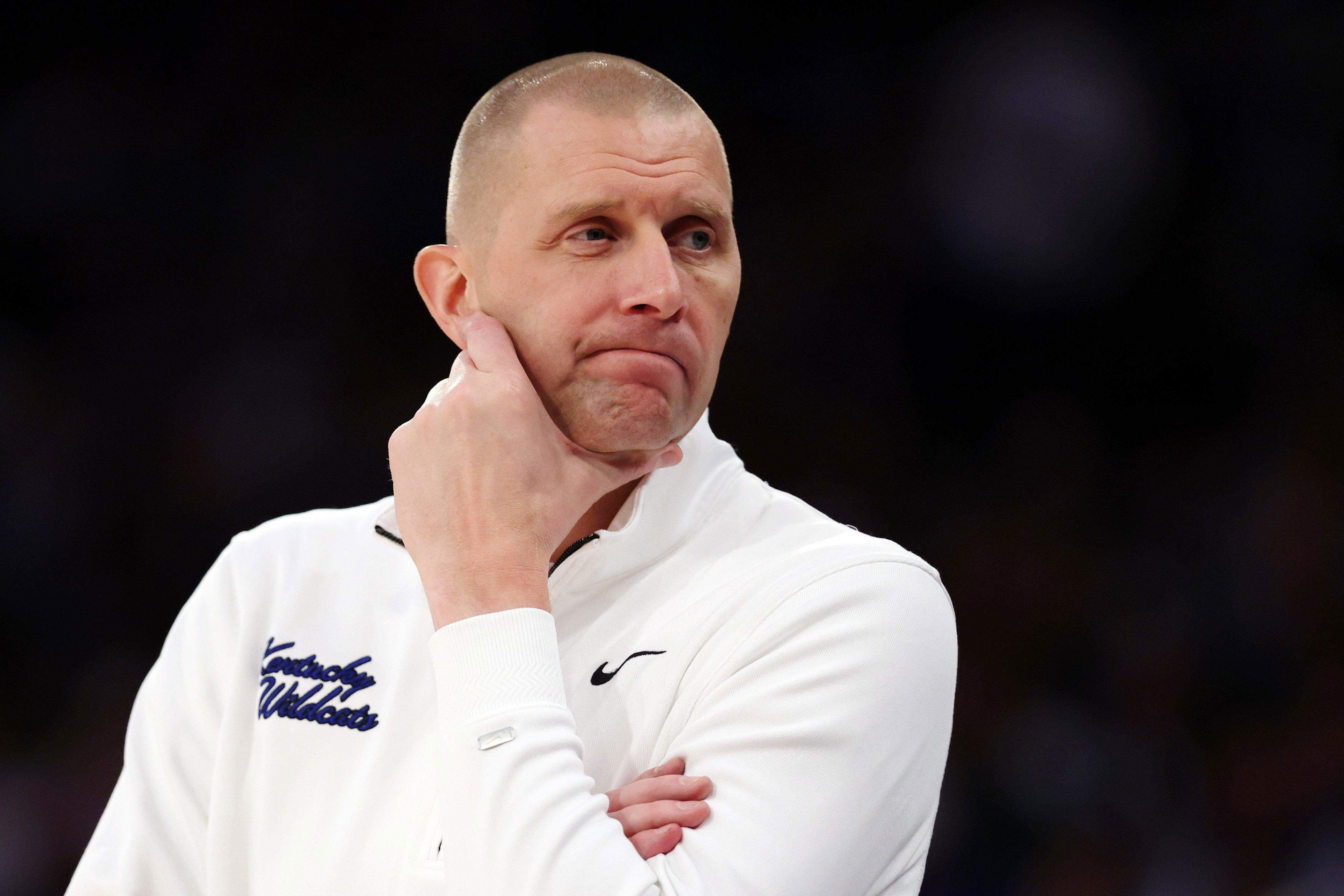 This Kentucky team has no identity. And the Cats are no closer to ...