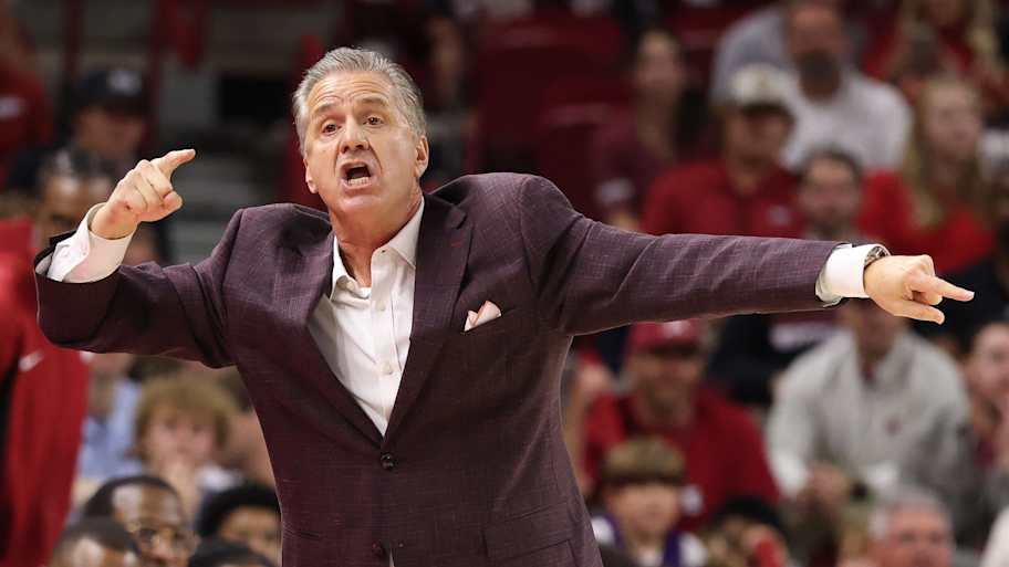 Razorbacks pull game out of fire after poor stretch in second half ...