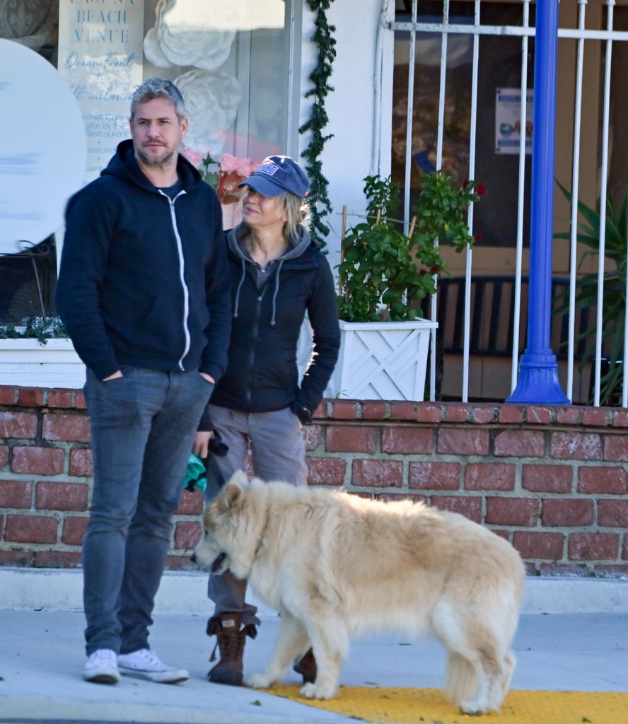 Renee Zellweger's boyfriend Ant Anstead makes rare update amid four ...