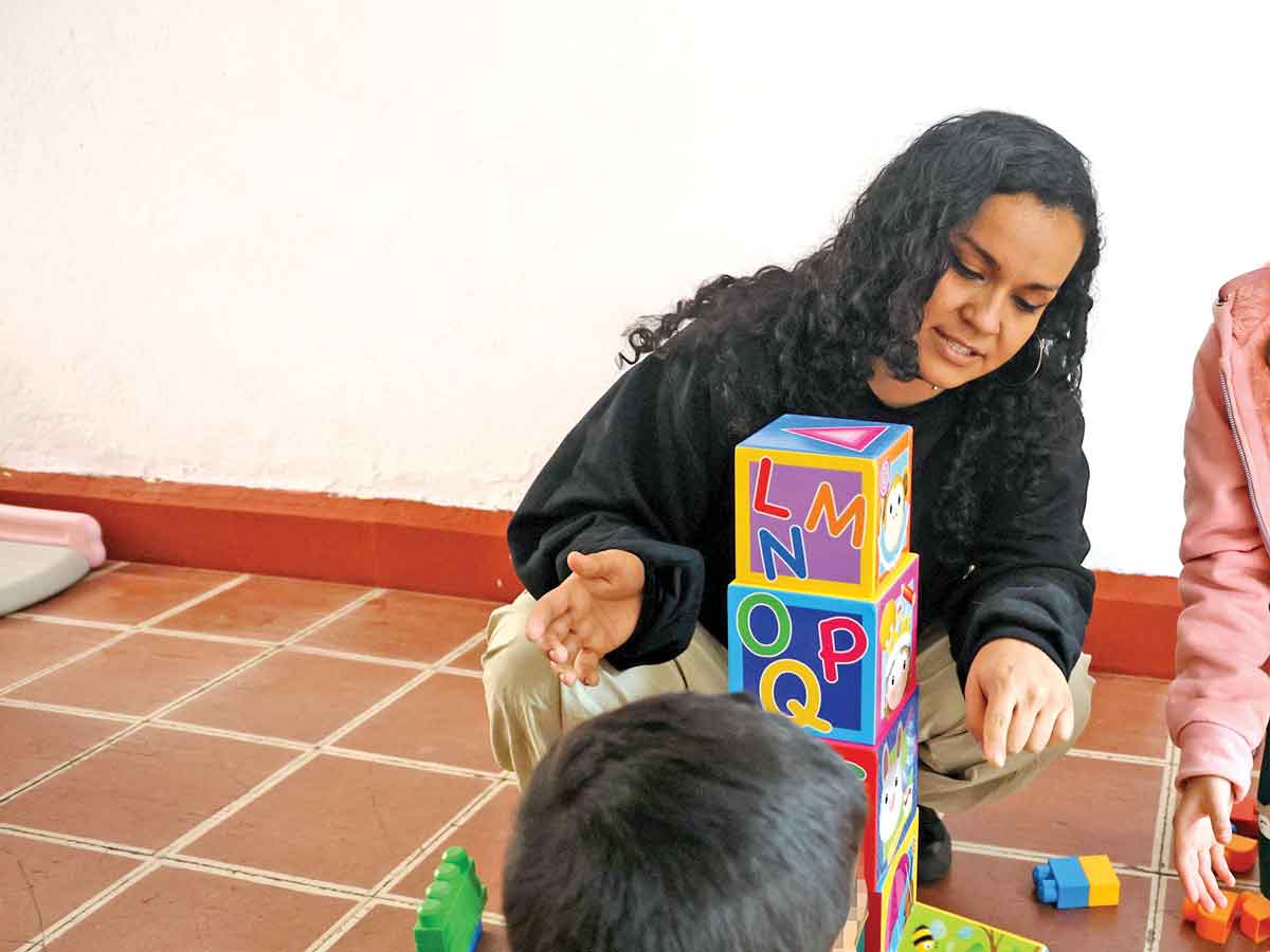 Actores de ‘El Rey León’ conviven con niños con autismo previo a ...