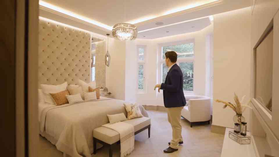 Inside a £5,750,000 Kensington Mansion Block Apartment with Stunning ...