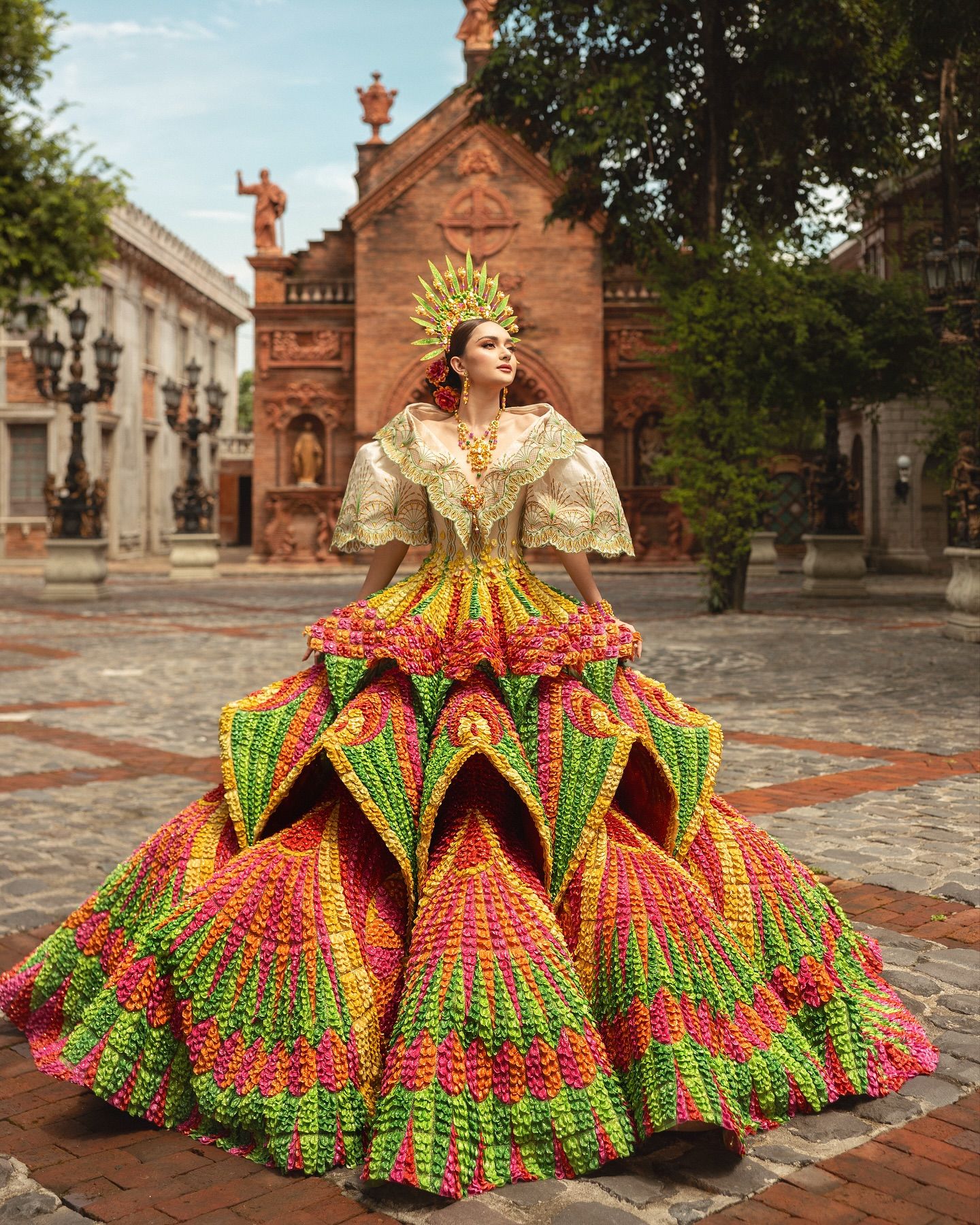 The Inspiration Behind Ahtisa Manalo's National Costume For Miss ...