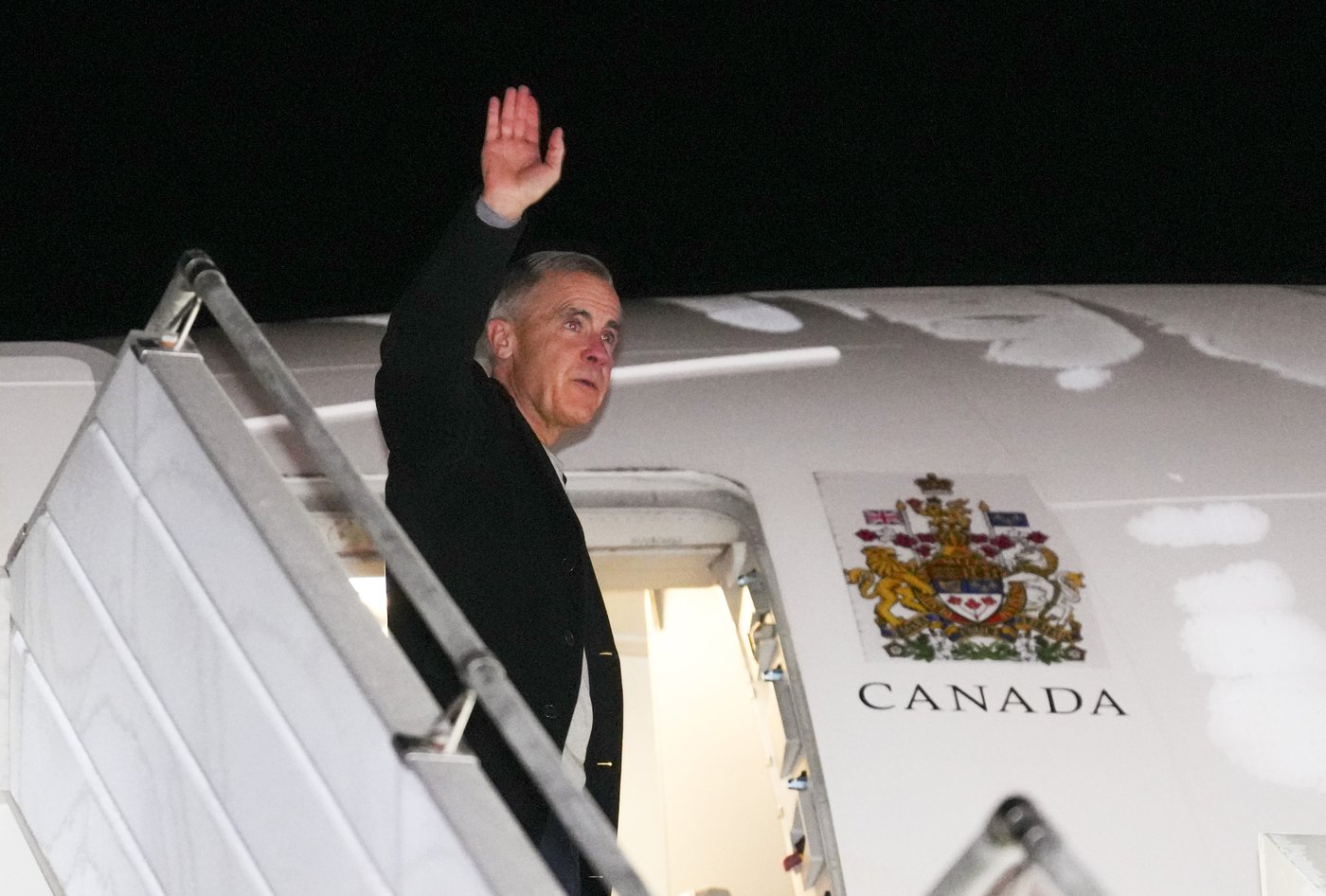 In the news today: PM travelling to UAE, alert system test, HBC art auction