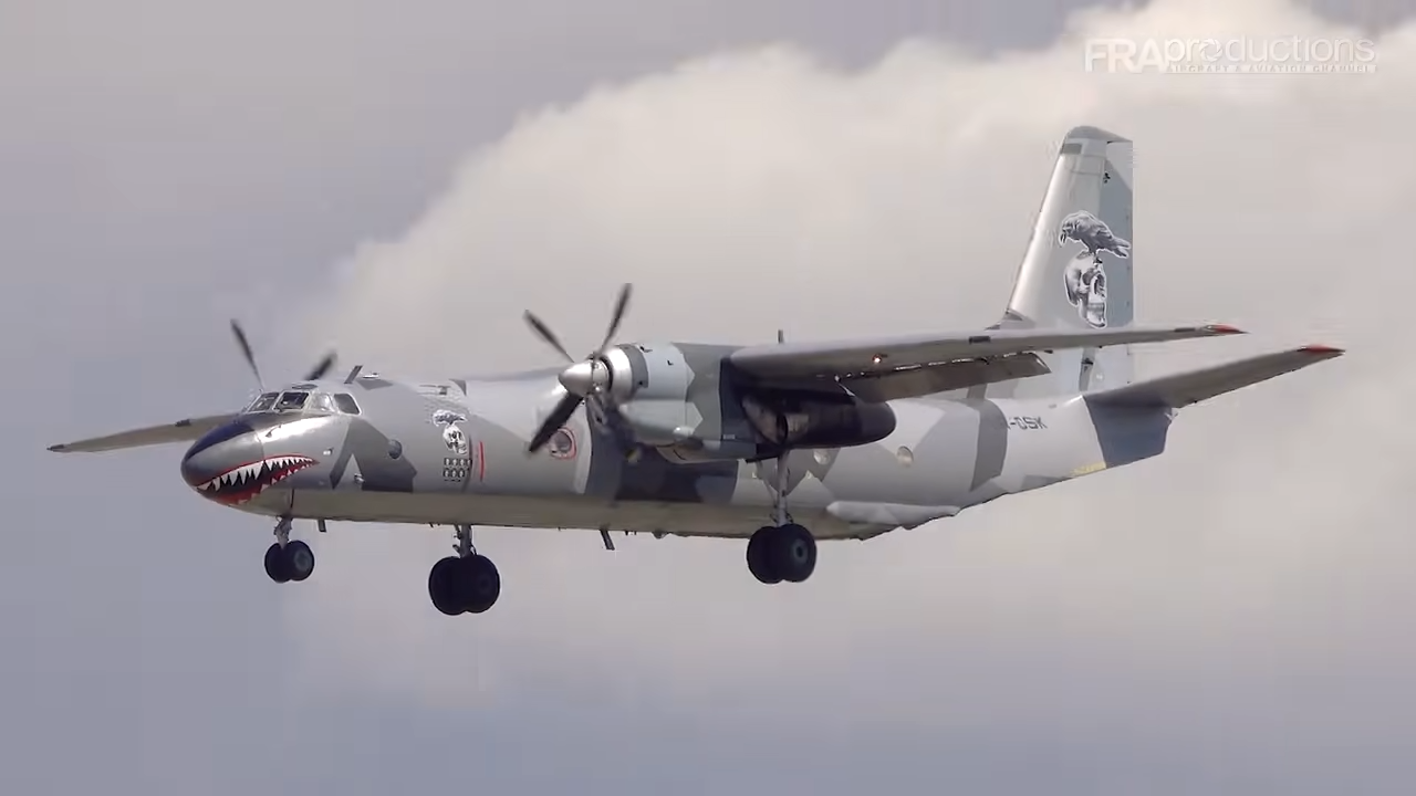 Watch Rare and Special Aircraft Arrive at Frankfurt Airport