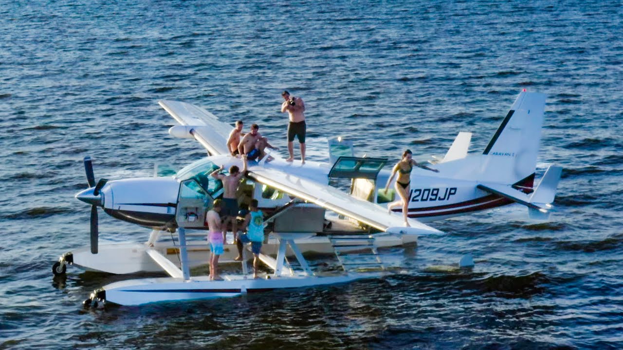 How Two Pilots Landed a Caravan on a Lake Then Took Off Into the Sunset